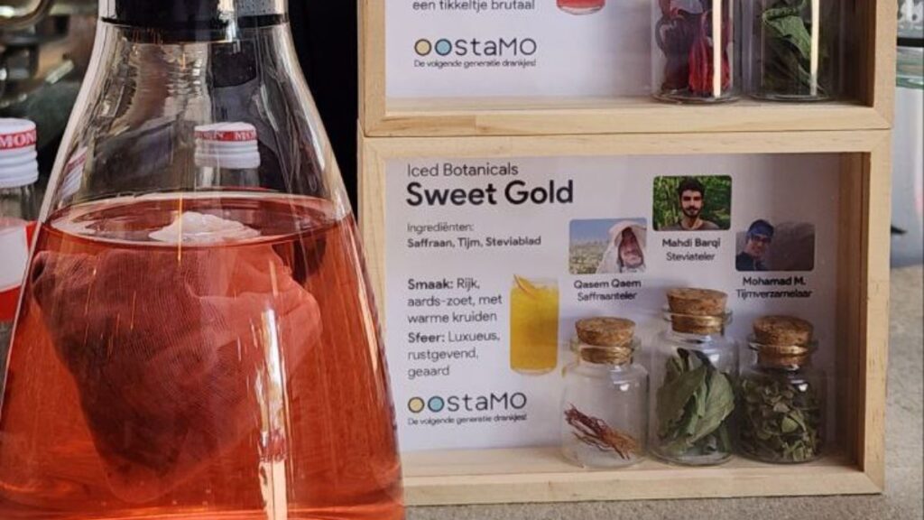 oostaMo: Zelf je eigen Slow-Crafted Botanical Drinks maken met planten van de boer | HOMiES